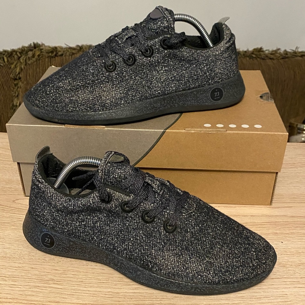 Rare Raven Allbirds Wool Runners - Women Sz 10 - Gem